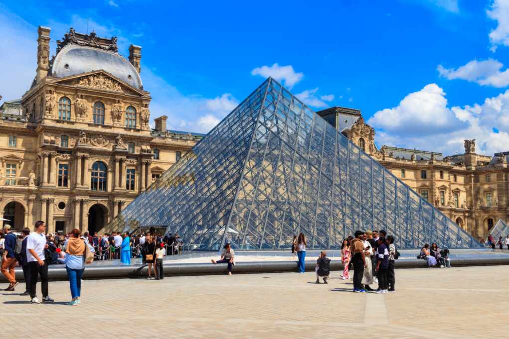 Stunning Video: Louvre’s Security Exposed | Conservative America Today